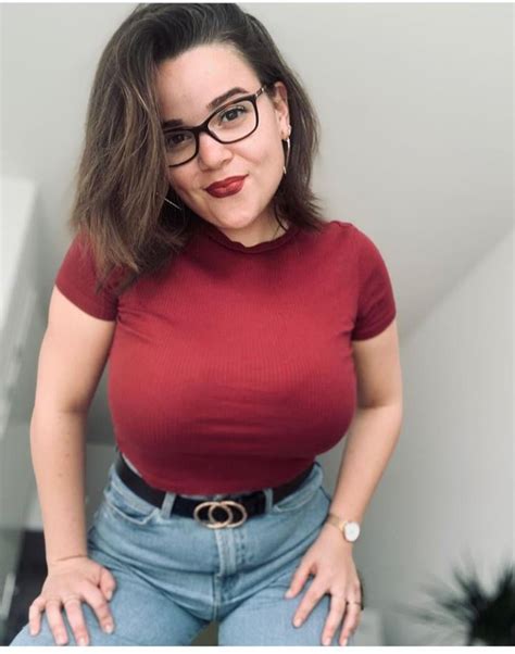 Too Stacked R 2busty2hide