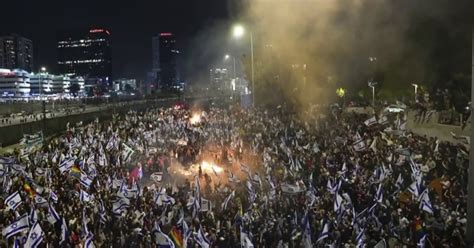 Netanyahu Delays Judiciary Overhaul After Mass Protests