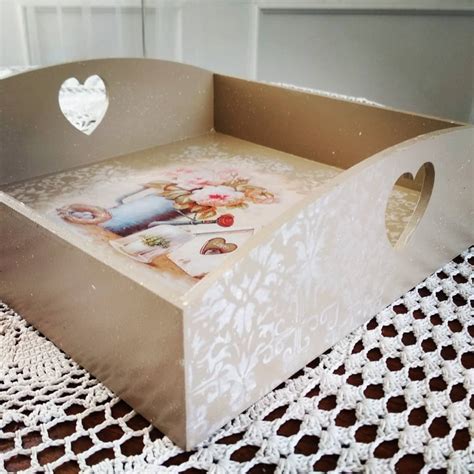 Деревяні вироби•хлібниці•серветниці•підноси•панно•підсвічники Підноси декоровані в техніці