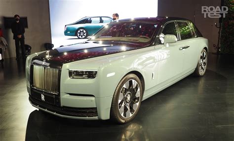 헤드램프에도 은하수가 비스포크 럭셔리 세단 끝판왕 롤스로이스 팬텀 시리즈 Ll