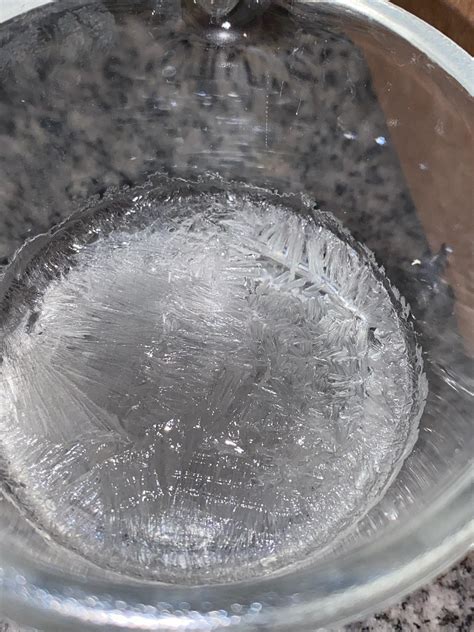 Observing Growth Of Multiple Crystalline Patterns From Saturated Isopropyl Alcohol As It Cools