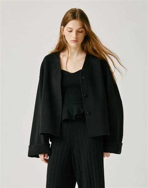 바앤쉬 블랙 단색 울캐시미어혼방 숏코트 위시버킷