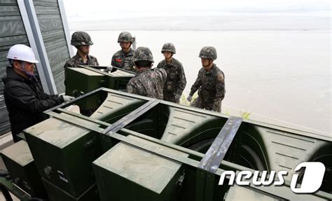 통일부 北의 영토 침범 시 대북 확성기 재개 계속 법률 검토 중