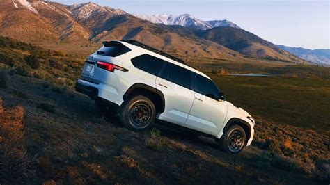 10 Reasons To Buy The Toyota Sequoia Hybrid