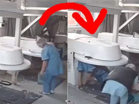 【閲覧注意】パン屋さんの女性作業員が機械でぐるぐる巻きにされる死亡事故動画… ポッカキットポッカキット