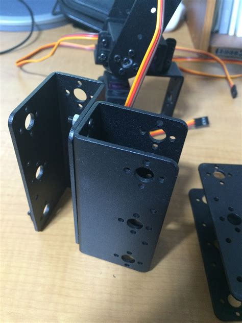 Daddy Makers 아두이노 기반 6 Dof 로봇암 조립 방법 및 제어