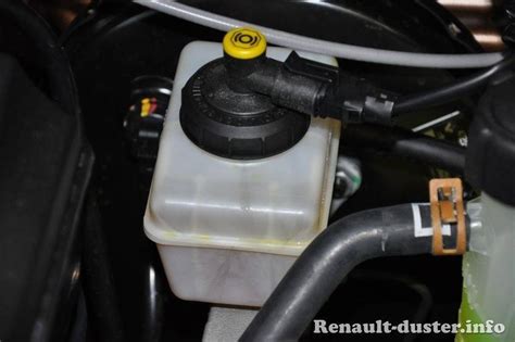 Расширительный бачок рено дастер - Renault Duster Проверка уровня и ...