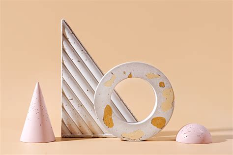 파스텔 배경에 기하학적 인 콘크리트 그림과 돌 다양한 재료와 기하학적 모양으로 현대적인 세트 개념에 대한 스톡 사진 및 기타 이미지 Istock