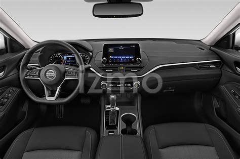 2022 Nissan Altima Interior