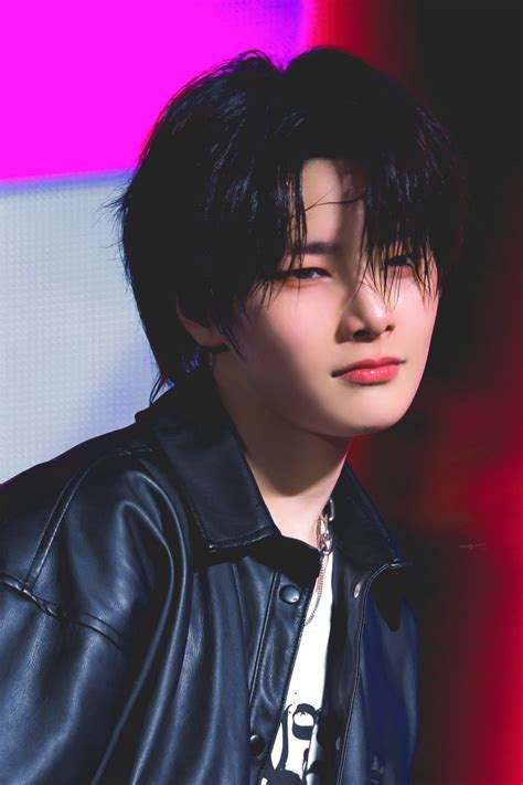 Pin Di Rozalka Su Yang Jeongin Uomini Coreani Uomini Bellezza
