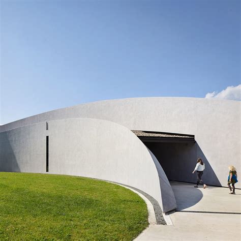Gitai Architects Constructs Rammed Earth Observatory In The Negev Desert