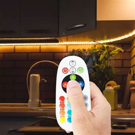 Controller A Infrarossi Con Telecomando A 24 Tasti Per Strip Led Rgb