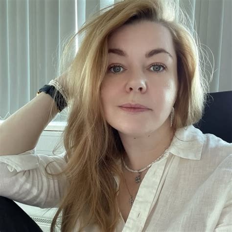 Oxana Oxanainst On Threads