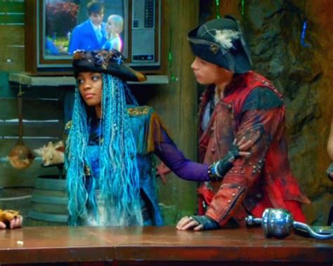 Pin By Steven Schafer On Descendants Harry Hook Descendants Anime Couples