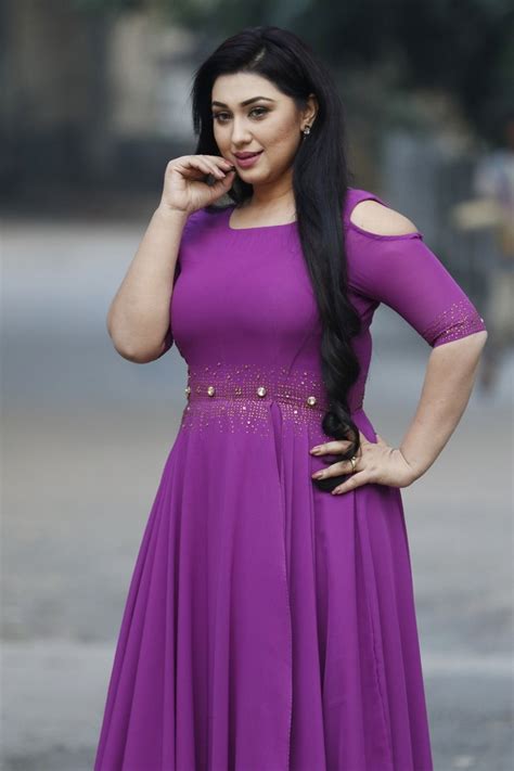 Bangladeshi Hot Actress Apu Biswas Beautiful And Hottest Model And