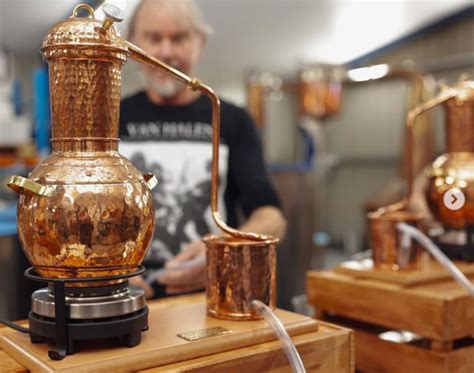 Gin Distilling Masterclass One Hour Out