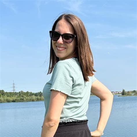 Self Growth • Mentor And Friend Saskia R98 On Threads