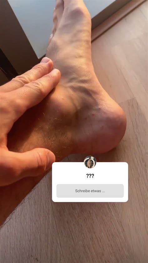 Lukas Riegers Feet