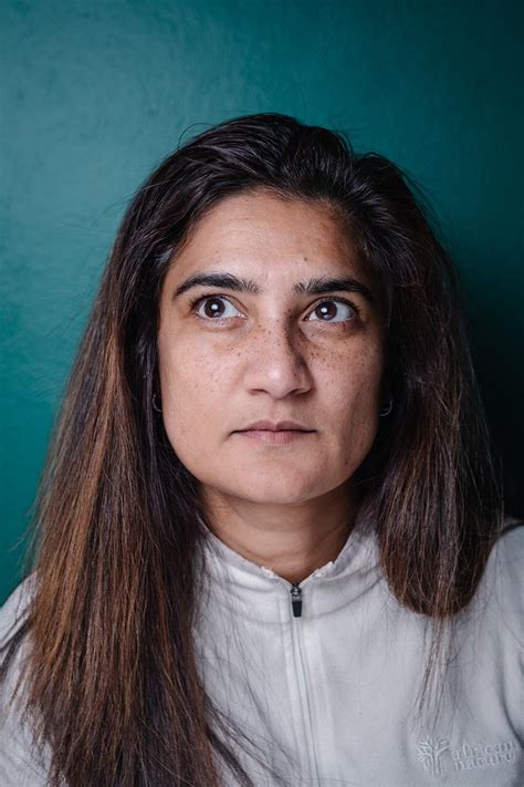 Starting Portraiture Have A Tiny Flash And An Umbrella How Can I Improve R Photocritique