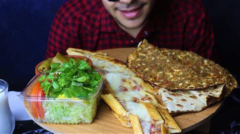 اصوات اكل لحم بعجين تركي مع فطائر بيدا التركية موكبانغ Asmr Turkish Lahmacun And Turkish Pizza