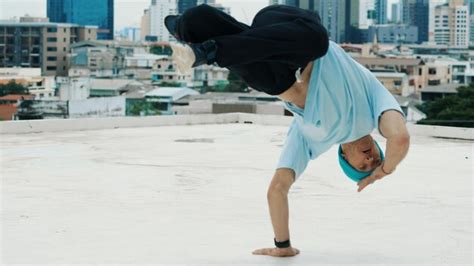 Premium Photo Skilled Caucasian Bboy Dancer Practicing Street Dancing