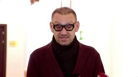 მეგობარი რა ენაზე გელაპარაკება არ აქვს მნიშვნელობა რომელიც ერთი ხელით გეხმარება მეორეთი