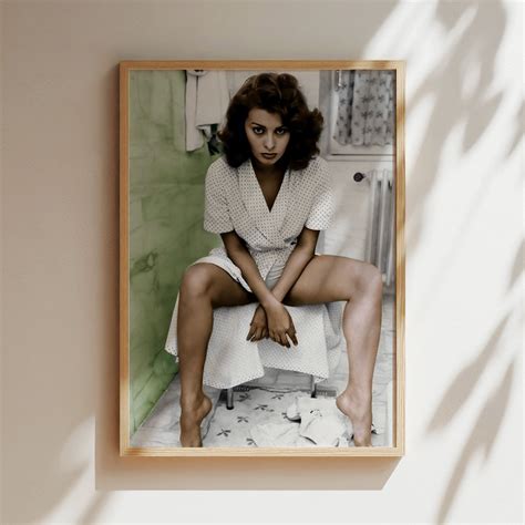 Sophia Loren In Bathroom Wall Art Retro Hollywood Actress Canvas Post