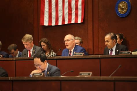 Experts Urge The Us To Allocate Funds For Developing New Technologies To Help Chinese Bypass The