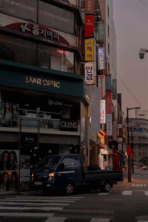 간판 거리 사진 거리 스타일 건축 걷고 있는 고층 건물 관광 명소 네온 불빛 대한민국 도시 거리 도시 생활