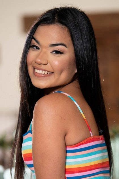 Summer Col Biography Pictures Age Heigh Career Net Worth