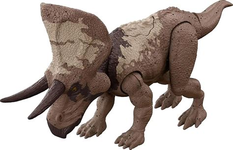 Jurassic World Dino Trackers Zuniceratops Action Figure Strike Attack