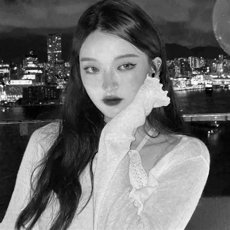 Yan Wai • Threads Say More