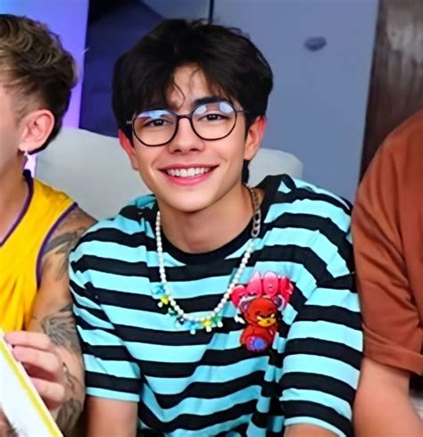 Pin En Lukas Celebridades Bonitos Chicos Famosos Famosos Lindos