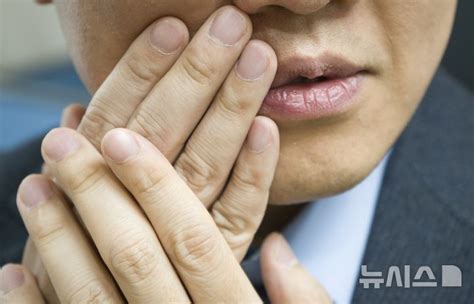 따끔따끔 오래가는 입속 염증…혹시 베체트병 경고음