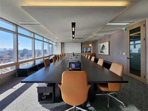 언더스탠딩디자인웍스 사무실인테리어 오피스인테리어 상업인테리어 Executive Office Conference Table 가구제작 회의테이블