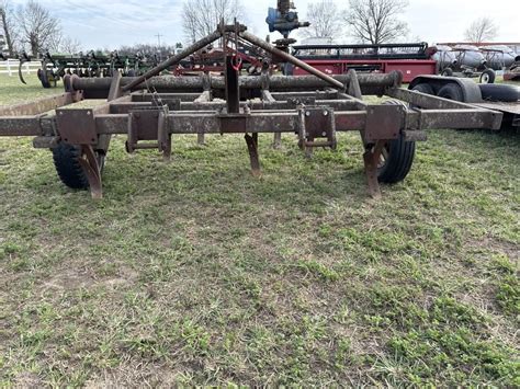 Brady 1000 Tillage Chisel Plows For Sale Tractor Zoom Brady 1000 Tillage Chisel Plows For Sale Tractor Zoom