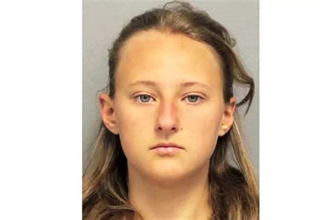 В США внучка забила ремнём свою 79 летнюю бабушку потому что та уже умирала