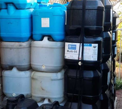 20lt 2 White 15lt White Blue Black Clean Plastic Druns Miscellaneous Goods In Craigie Wa