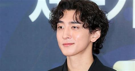 [포토] 잔나비 최정훈 완벽한 하트