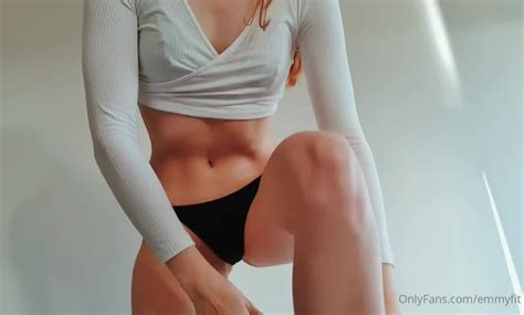 Ideal Ass Redhead Fitness Model Micro Skirt Attempt On Drag Dle