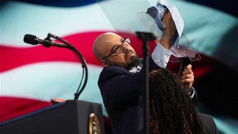 White House Teleprompter Operator Made More Than 100k Betting On Trumps Speeches Sources