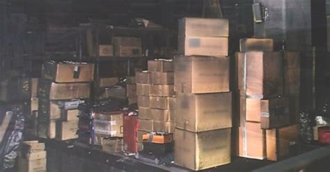 불쏘시개 종이상자 주차장 곳곳에 수북규정도 없어