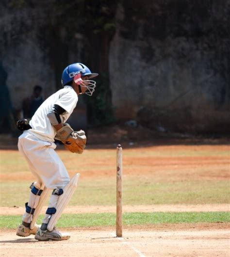 Kostenlose Bild Spiel kricket ausrüstung spieler ball athlet sport person mann menschen
