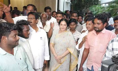 Vemireddy Prashanthi Reddy Receives Greetings From Fans Over Getting Kovvuru Ticket