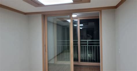 이사갈 집 부엌이 찌든 때가 엄청 많고 화장실이랑 창틀 등도 많이 더러웠는데 늦은 시간까지 구석구석 정말 꼼꼼하게 청소해 주셨어요 부모님이 지내실 집이라 더