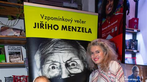 Galerie Olga Menzelov Po Dlouh Dob Ve Spole Nosti Vdova Po Slavn M Re Is Rovi Uk Zala