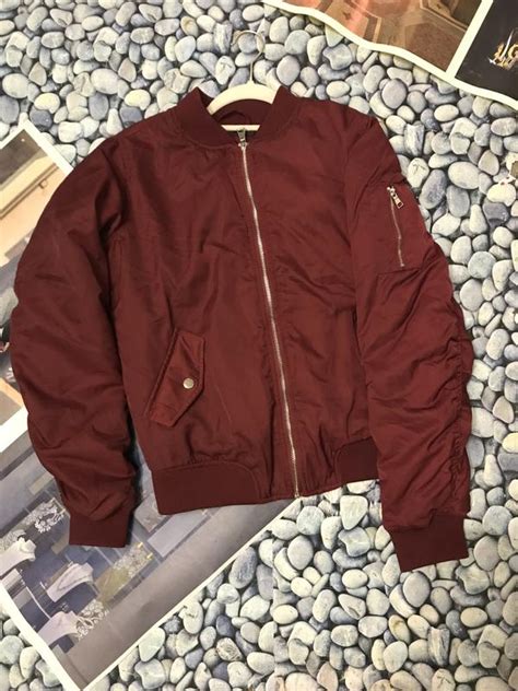 Куртка бомбер — ціна 400 грн у каталозі Куртки Купити жіночі речі за доступною ціною на Шафі