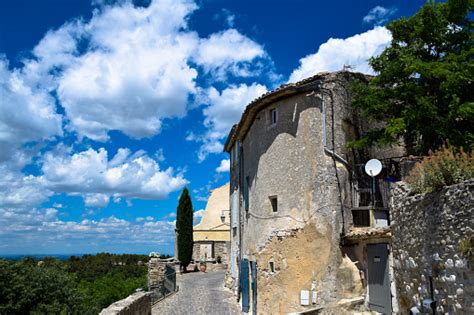 거리 건물 프로방스 프랑스의 루브 롱 지역에서 Menerbes의 중세 마을에 건축 0명에 대한 스톡 사진 및 기타 이미지 0명 거리 건물 외관 Istock