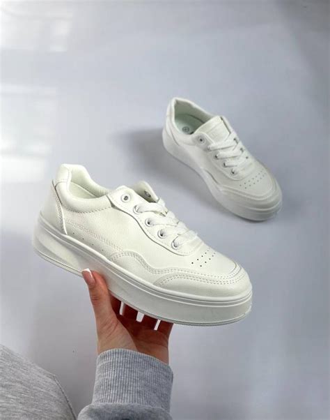 Кеди білі — ціна 1040 грн у каталозі Кеди Купити жіночі речі за доступною ціною на Шафі