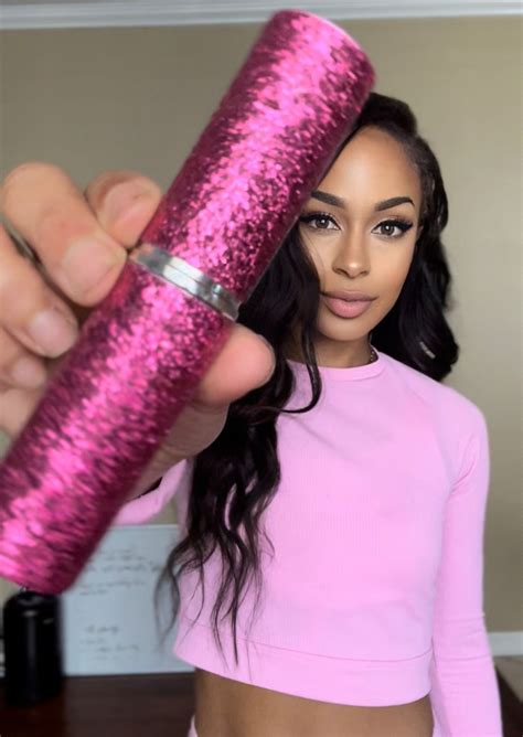 Meet Jessica Ashley CanvasRebel Magazine Meet Jessica Ashley CanvasRebel Magazine